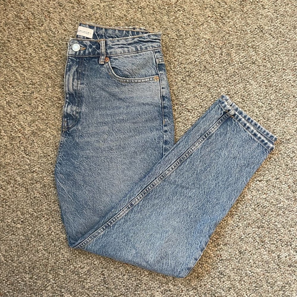 Light/Medium Wash Mom Jeans - Gem